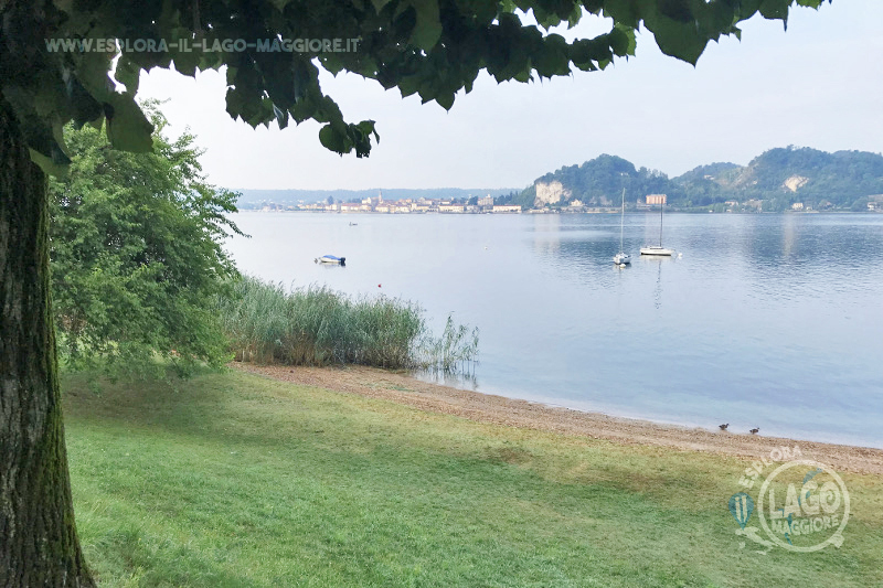 Spiaggia La Nocciola ad Angera sul Lago Maggiore | Esplora il Lago Maggiore